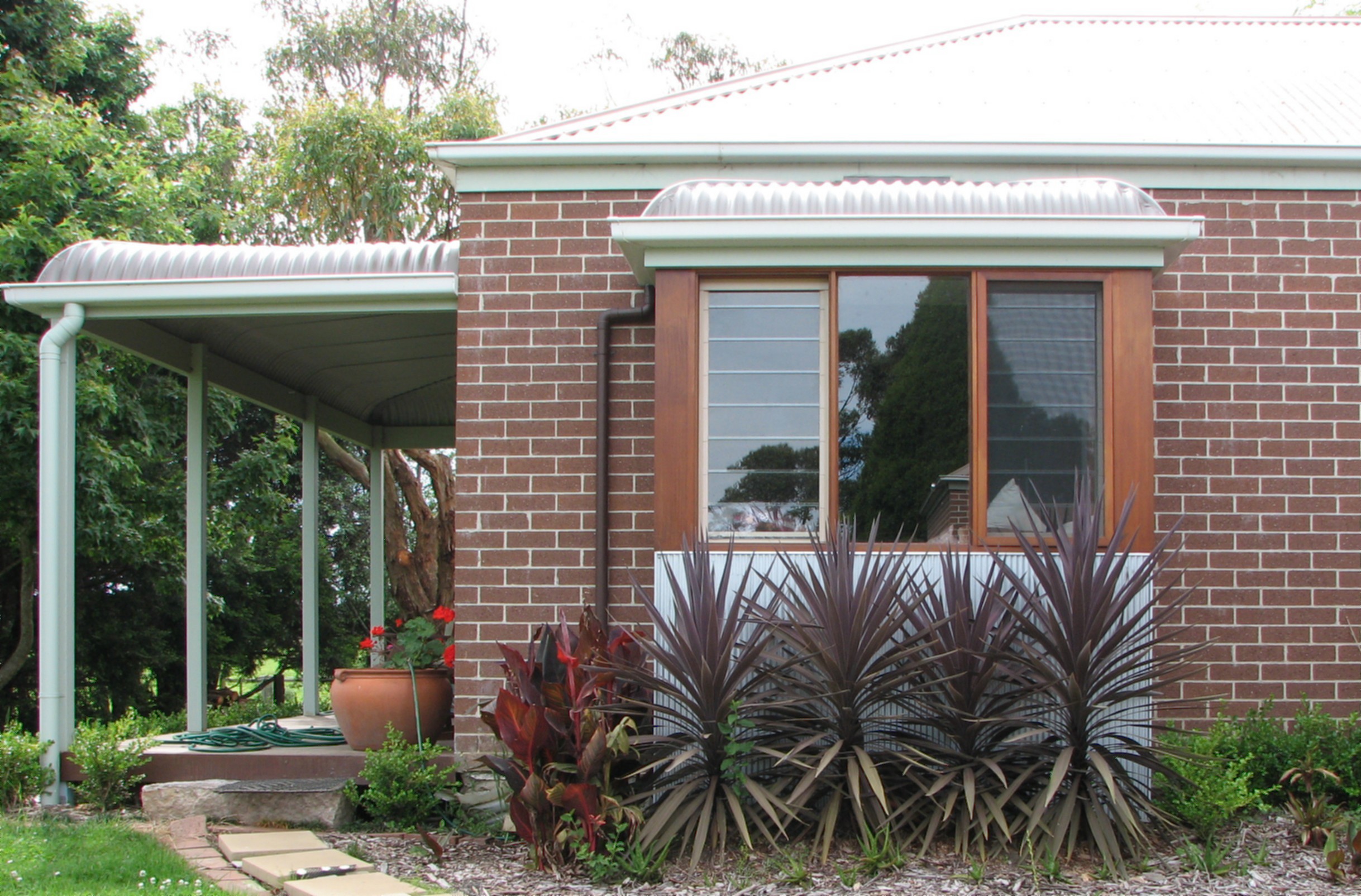 Cedar Louvre Window | Hanlon Windows